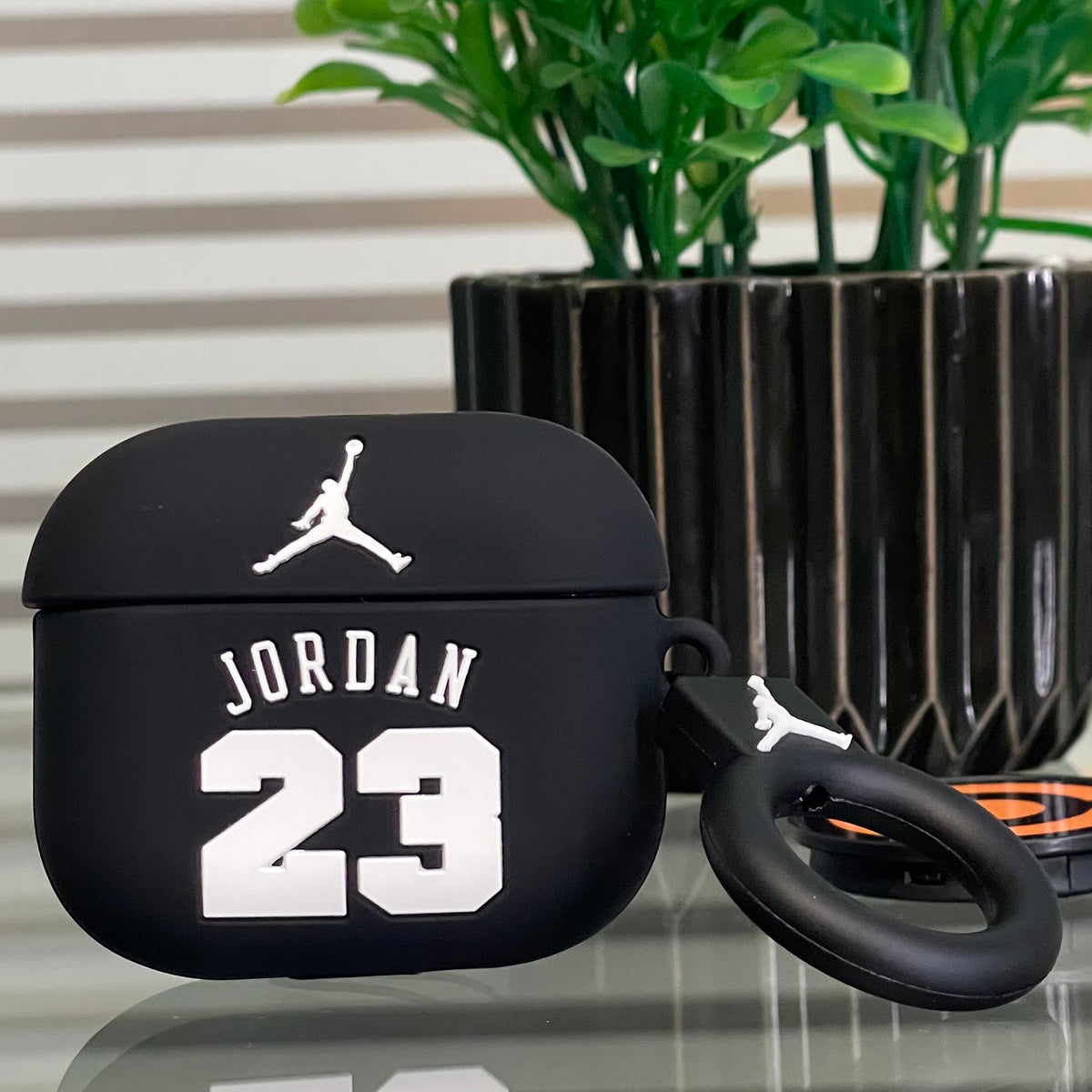 Apple Airpods Pro Jordan Jersey Black Silicone Case with holding clip ...